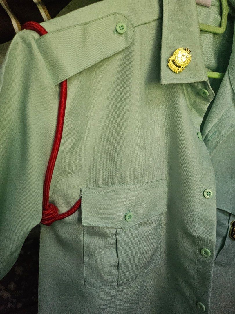 Uniform Tunas KRS untuk Guru, Men's Fashion, Tops & Sets, Formal Shirts ...