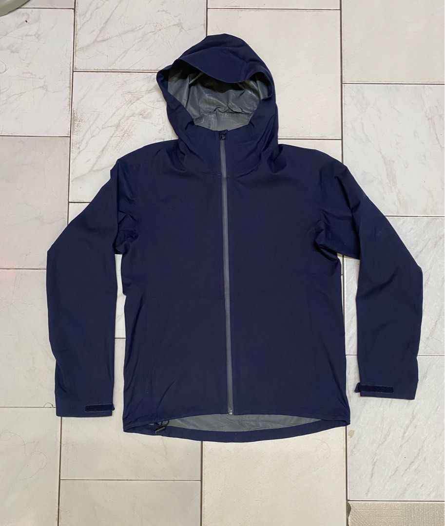 Uniqlo Blocktech, Men's Fashion, Coats, Jackets and Outerwear on Carousell