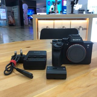 Sony A7iv (Used), Photography, Cameras on Carousell