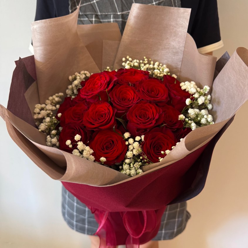20 Fresh Red Roses Bouquet, Hobbies & Toys, Flowers & Bouquets on Carousell