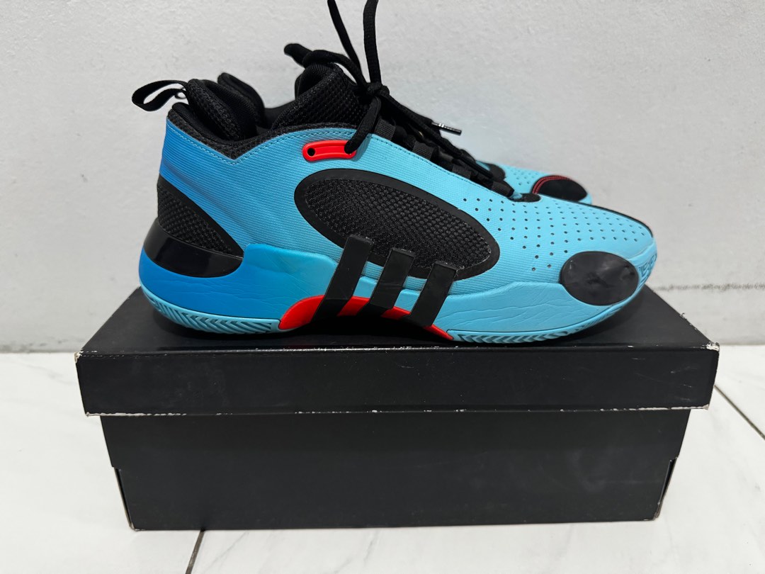 Adidas DON Issue 5, Men's Fashion, Footwear, Sneakers on Carousell