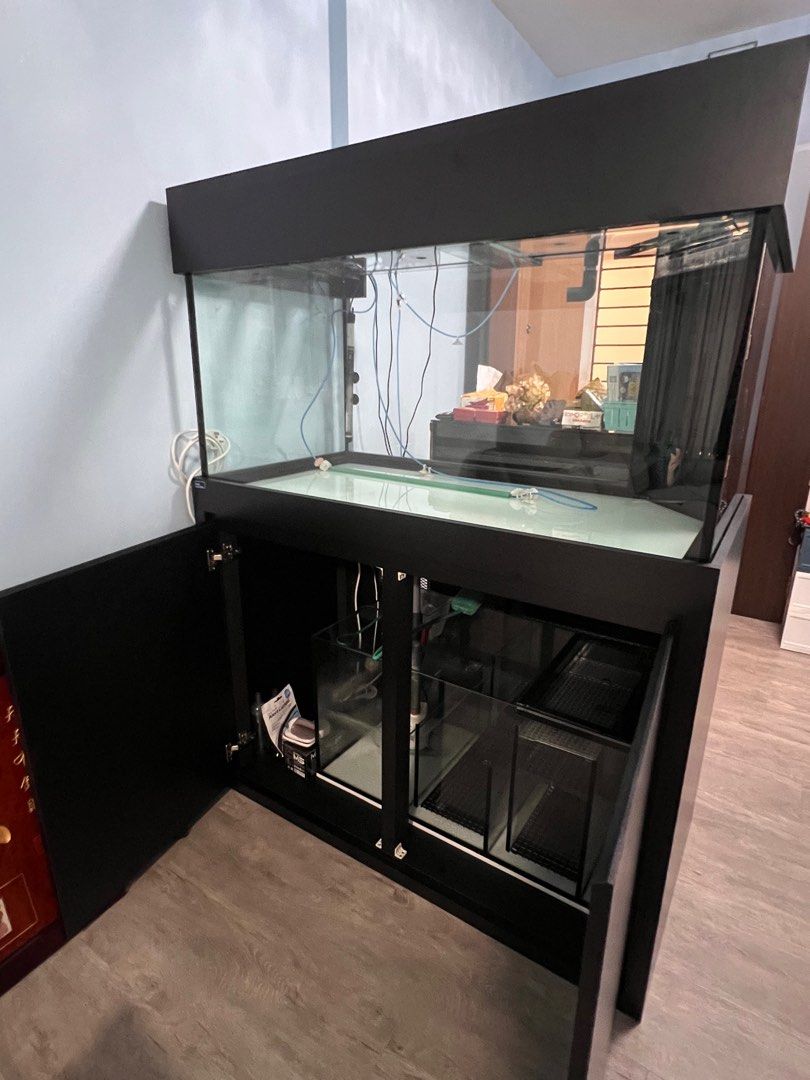 Black Fish Tank with Sump and Cabinet, Pet Supplies, Homes & Other Pet ...