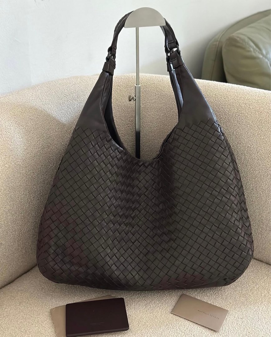 Bottega Venetta hobo bag, Barang Mewah, Tas & Dompet di Carousell