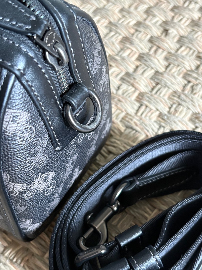 Coach Gotham Duffle Bag 25, Men's Fashion, Bags, Sling Bags on Carousell