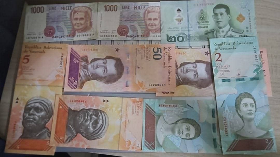 Collection of Foreign Banknotes, Hobbies & Toys, Memorabilia ...