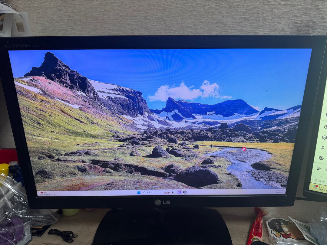 LG FLATRON E2251 VR-BN 顯示器，monitor, 電腦＆科技, 電腦周邊及配件, 電子屏幕 - Carousell