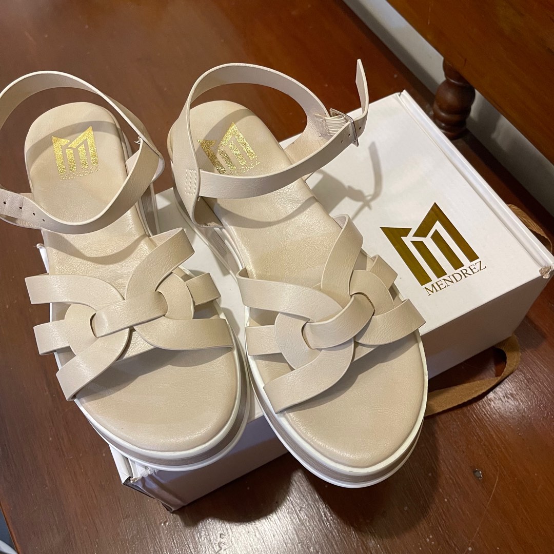 Mendrez Wedge, Women's Fashion, Footwear, Wedges on Carousell