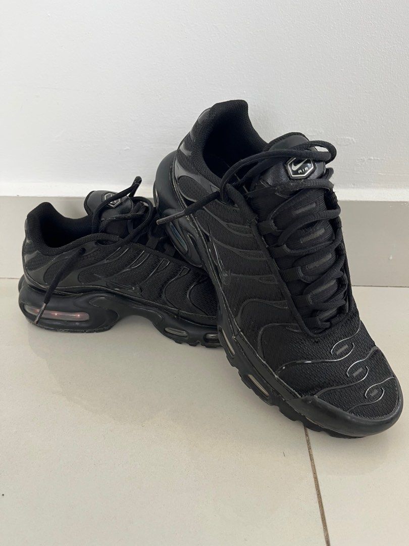 Nike Tns triple black, Men's Fashion, Footwear, Casual shoes on Carousell