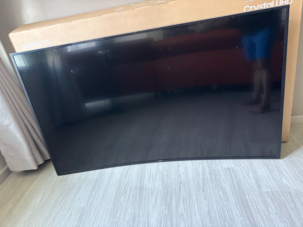 Samsung TV 65 curved .. switching on but vertical lines, TV & Home Appliances, TV ...