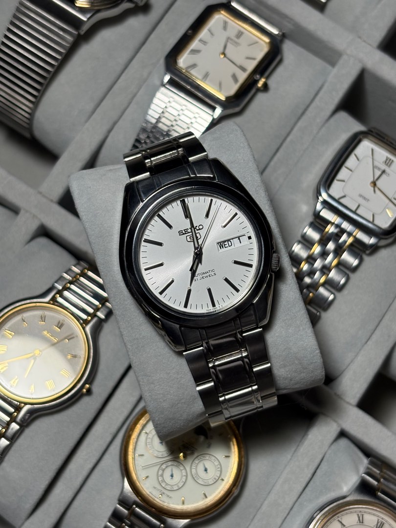 Seiko 5 SNKL41 White dial (baby sarb), Luxury, Watches on Carousell
