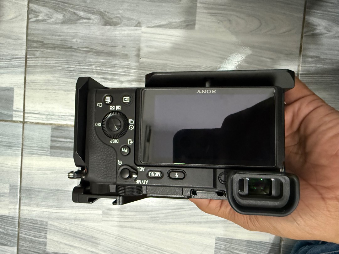 Sony A6400 with kitlens & Viltrox 85mm f1.8, Photography, Cameras on ...