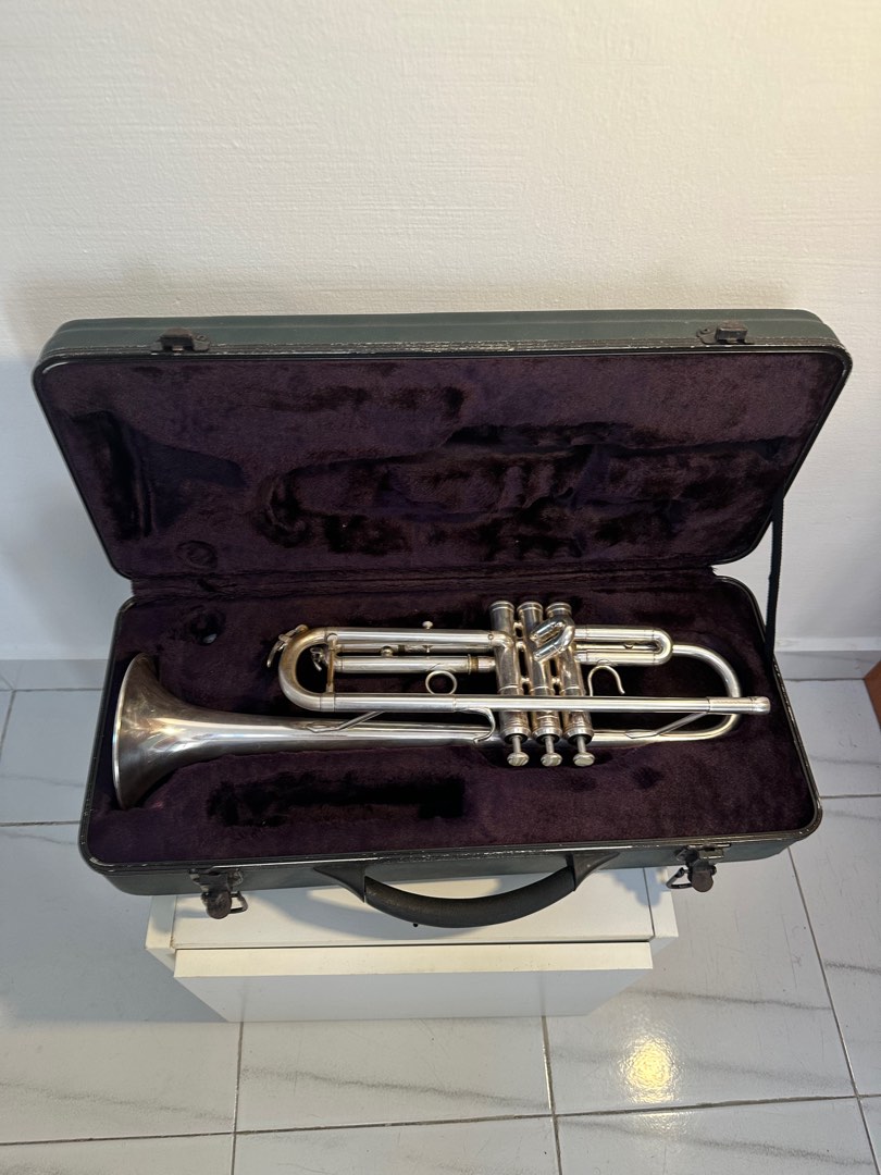 Supreme Silver Trumpet with Case, Hobbies & Toys, Musical Instruments ...