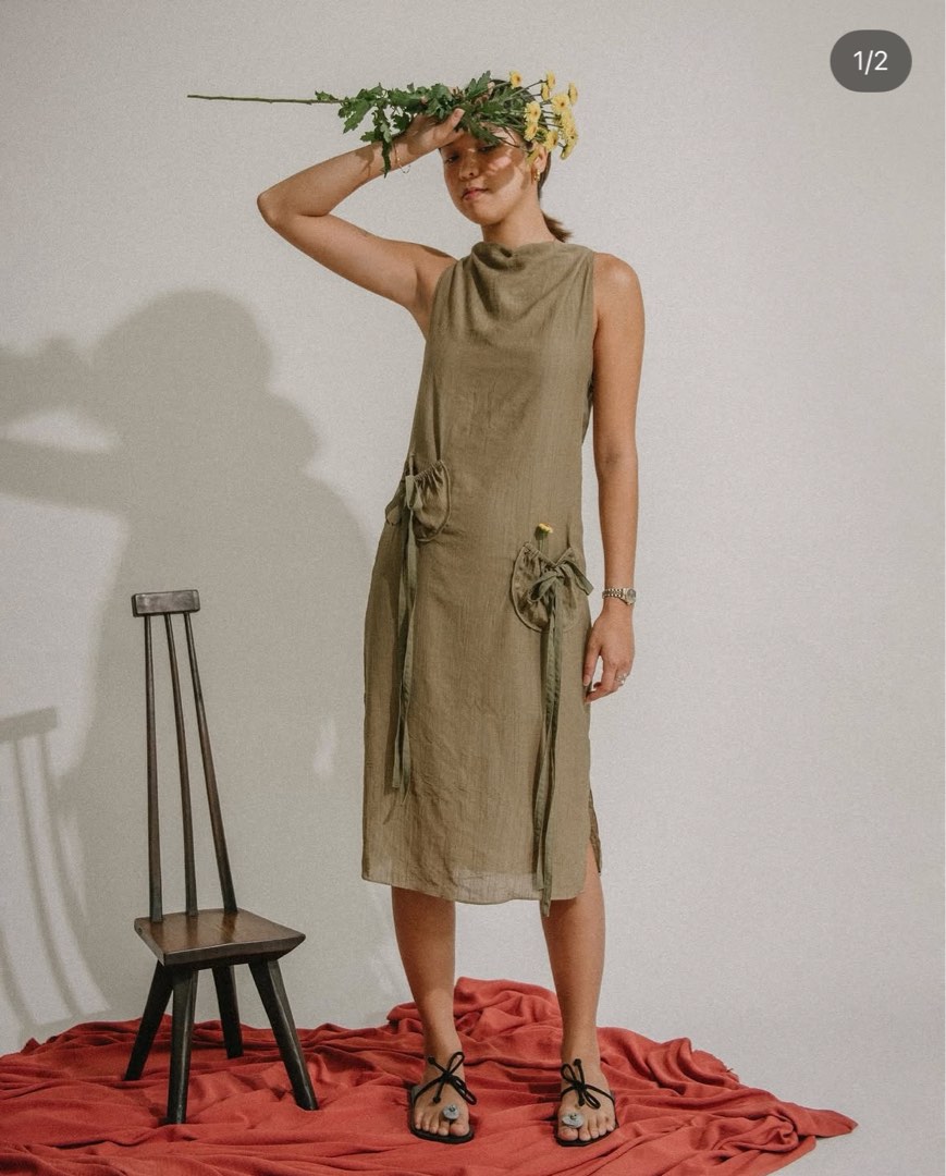 Wear Anika Eva Midi Dress in Moss, Women's Fashion, Dresses & Sets, Dresses on Carousell