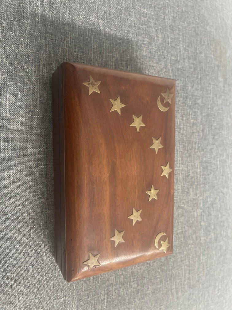 BOX KAYU ANTIK BERSULAM TEMBAGA, Hobbies & Toys, Collectibles ...