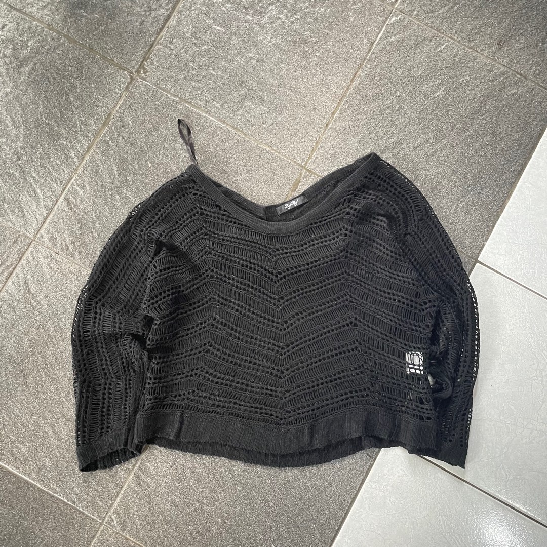 rajut hitam pekat, Fesyen Wanita, Pakaian Wanita, Baju Luaran di Carousell