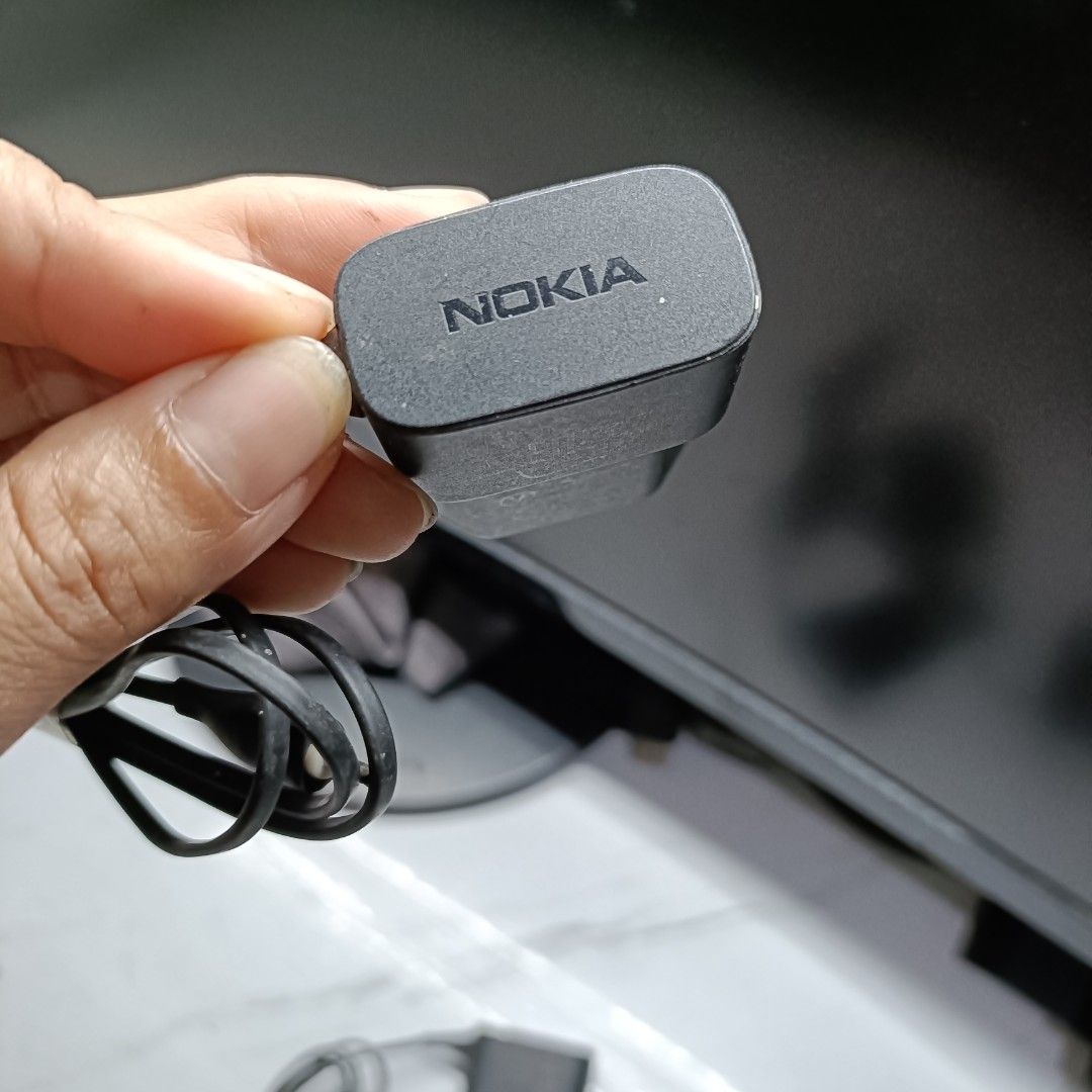 Charger Nokia AC 11E colokan kecil, Telepon Seluler & Tablet, Aksesoris ...