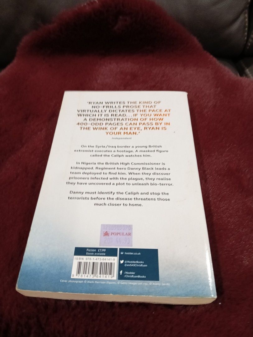 Chris Ryan HELLFIRE, Hobbies & Toys, Books & Magazines, Storybooks on Carousell