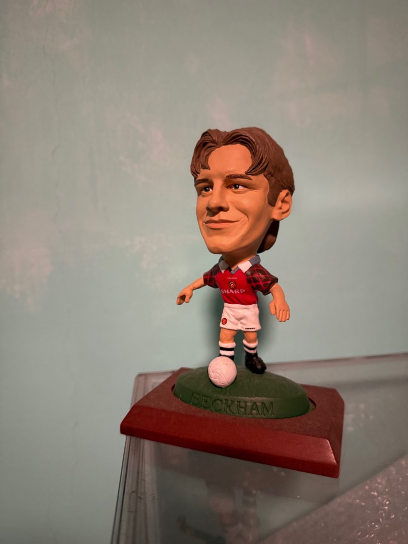 David Beckham Figurine - Manchester United, Hobbies & Toys, Toys ...