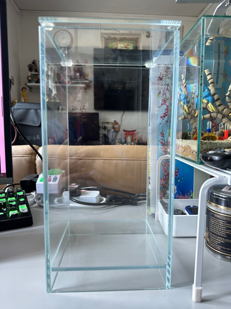 Fish tank crystal clear tank 30cm tall width and depth each 15cm, Pet ...