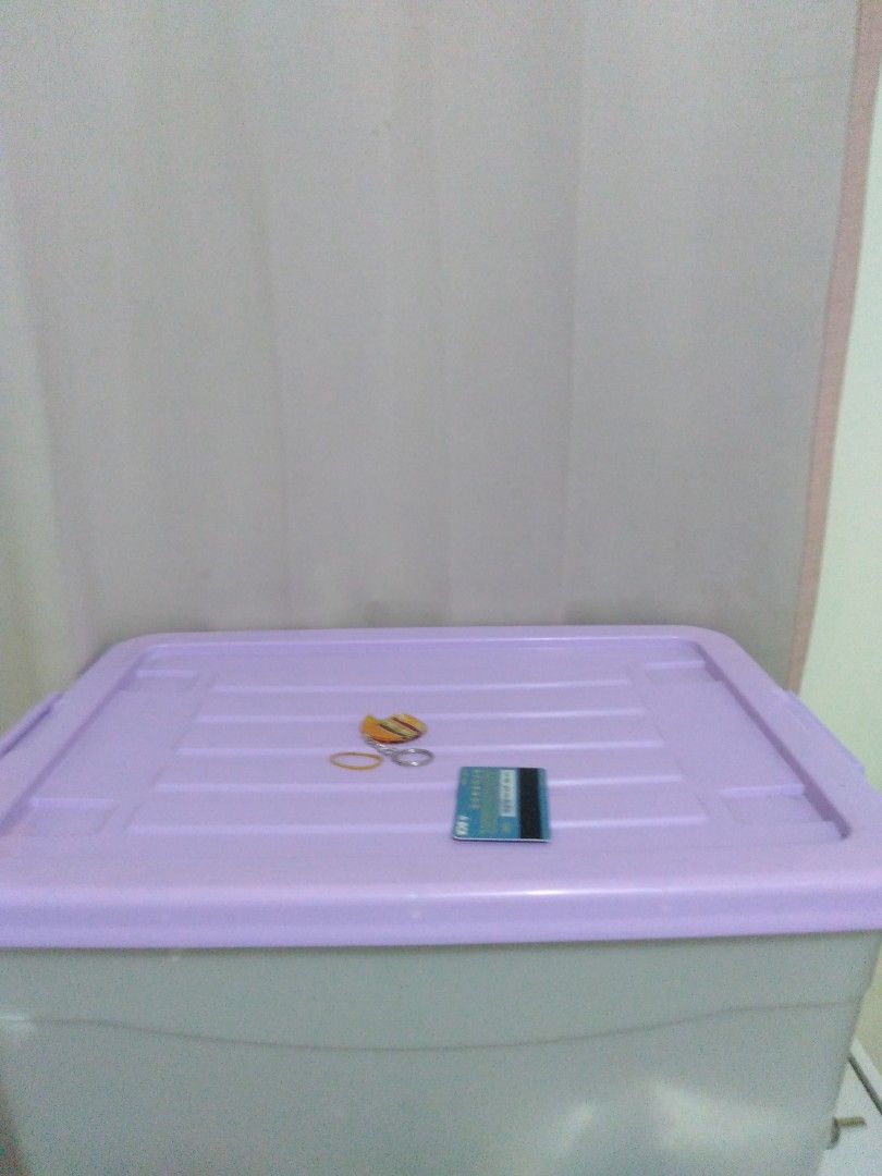 Kontainer box, Perabotan Rumah di Carousell