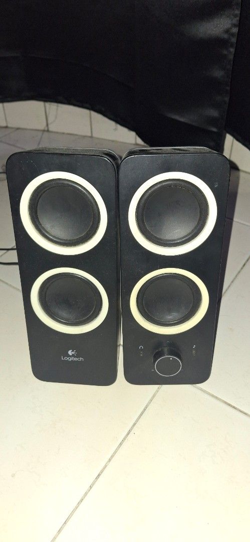 Logitech Multimedia Speakers Z200, Audio, Soundbars, Speakers ...