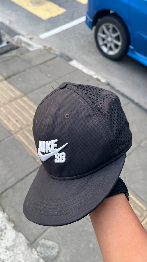 Nike sb, Men's Fashion, Watches & Accessories, Cap & Hats on Carousell