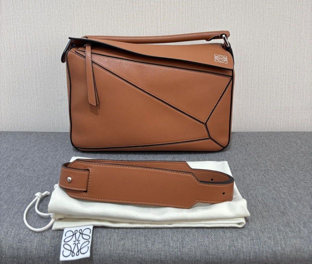 Preloved Loewe puzzle medium tan SHW 2018 with db, Barang Mewah, Tas ...