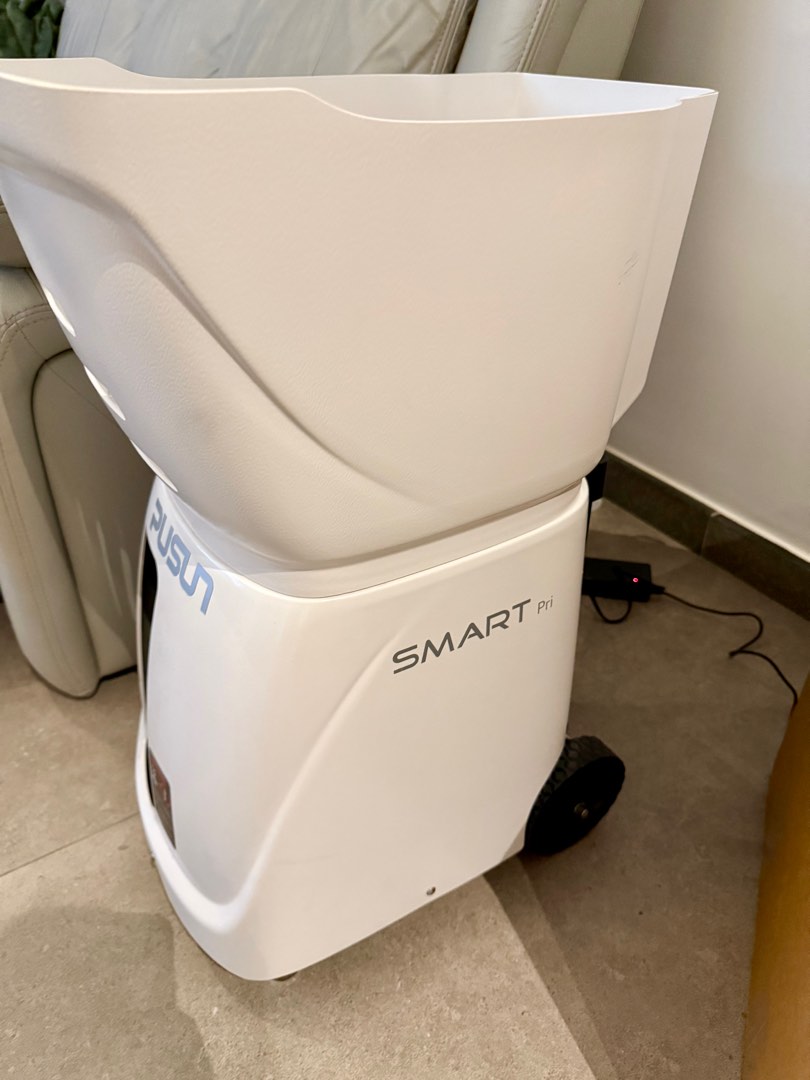 Pusun Smart P1 Tennis Ball Machine - barely used. Only 2 months old ...
