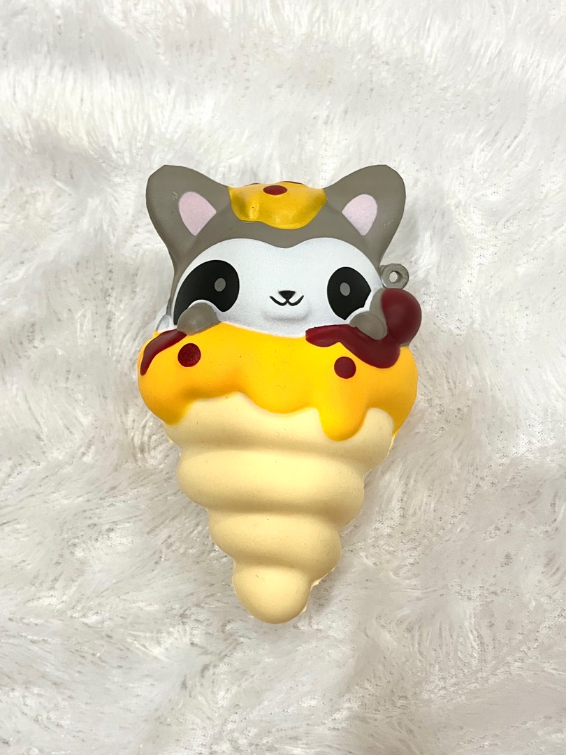 Racoon Pizza Squishy, Toys & Collectibles, Mainan di Carousell