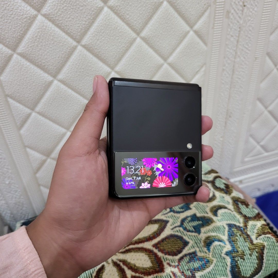 Samsung Zflip 3 5G 8/256gb Minus Unit Only, Telepon Seluler & Tablet ...