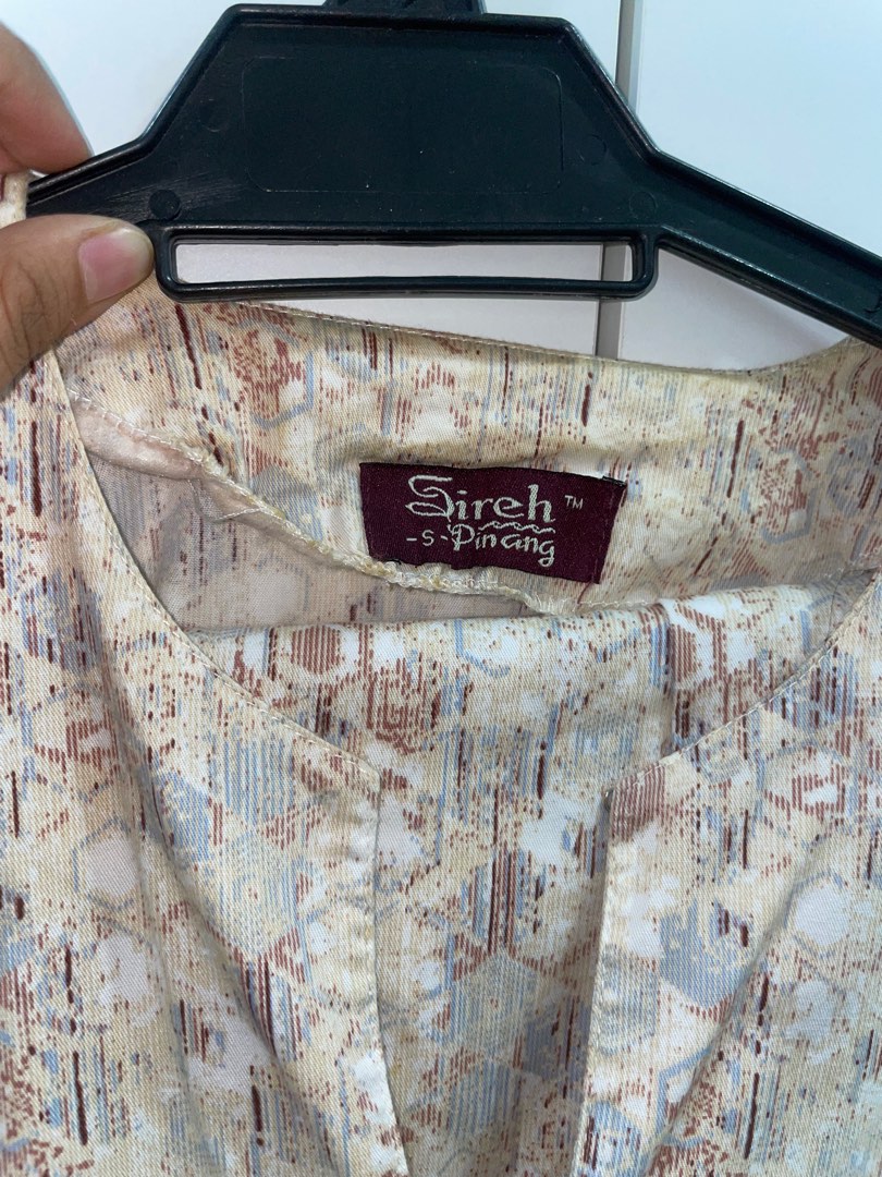 Sireh Pinang Kurung, Women's Fashion, Dresses & Sets, Traditional ...
