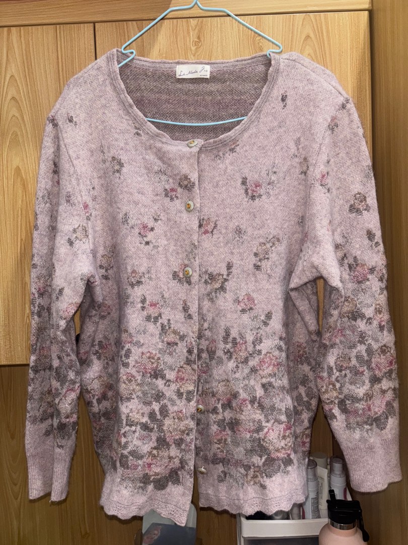 wts cardigan lucu aesthetic, Fesyen Wanita, Pakaian Wanita, Baju Luaran ...