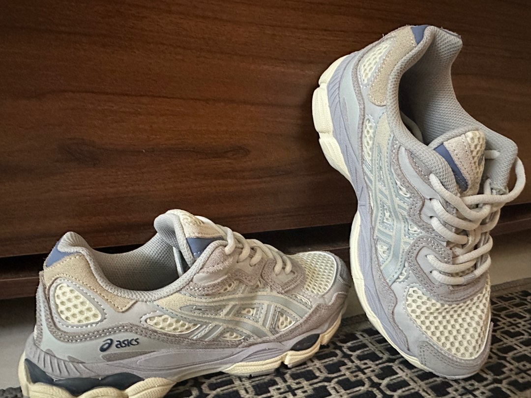 Asics Gel NYC, Women's Fashion, Footwear, Shoe inserts on Carousell