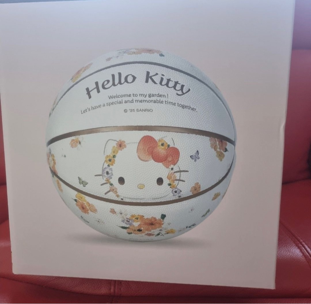 BNIB Brand New NTUC Hello Kitty White Basketball, Sports Equipment ...