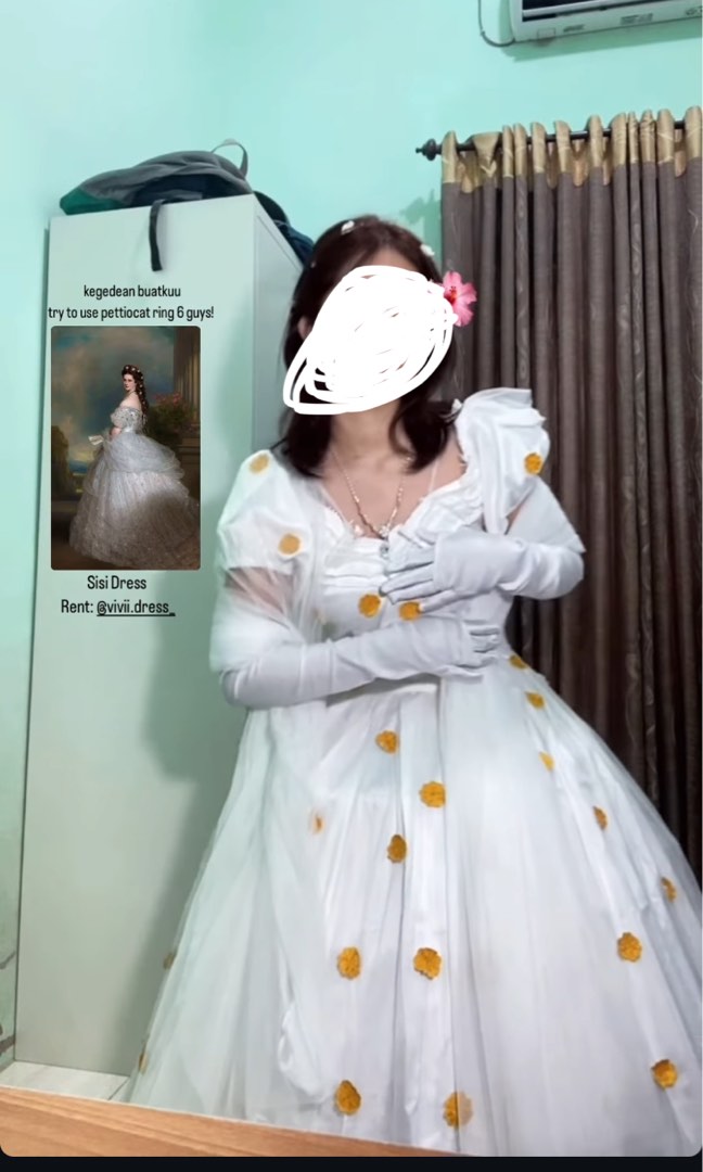 BU Dress Gaun Keraajan Noni Belanda Victorian Empress Sisi, Fesyen ...