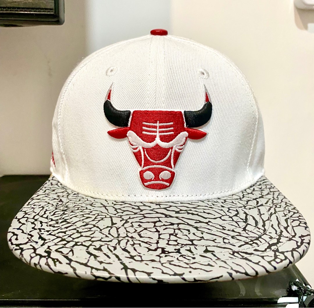 Chicago bulls Pro Standard, Men's Fashion, Watches & Accessories, Cap ...