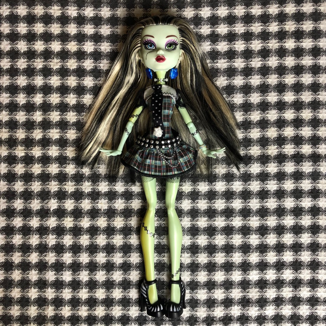 G1 Monster High Frankie Doll, Hobbies & Toys, Toys & Games on Carousell