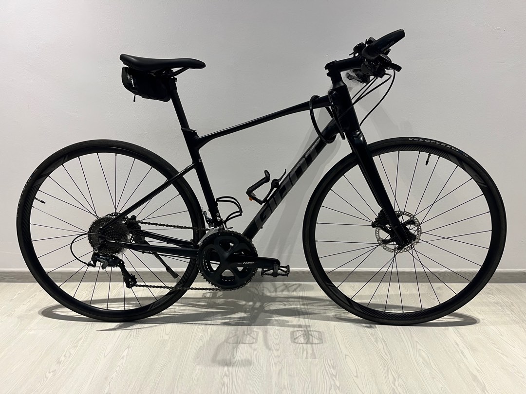 Giant FastRoad SL 1 / Revolt F1 Road Bike - Black, Sports Equipment ...
