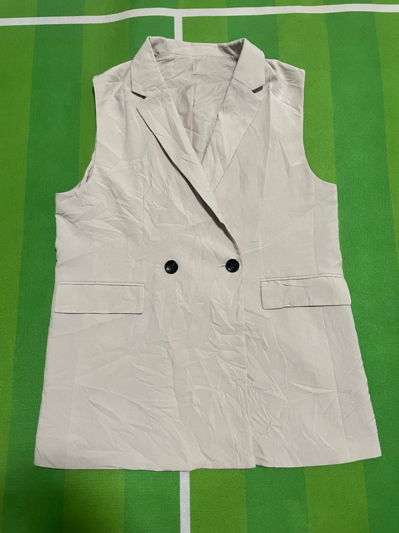 GU Uniqlo Formal Long Vest, Sports Equipment, Other Sports Equipment ...