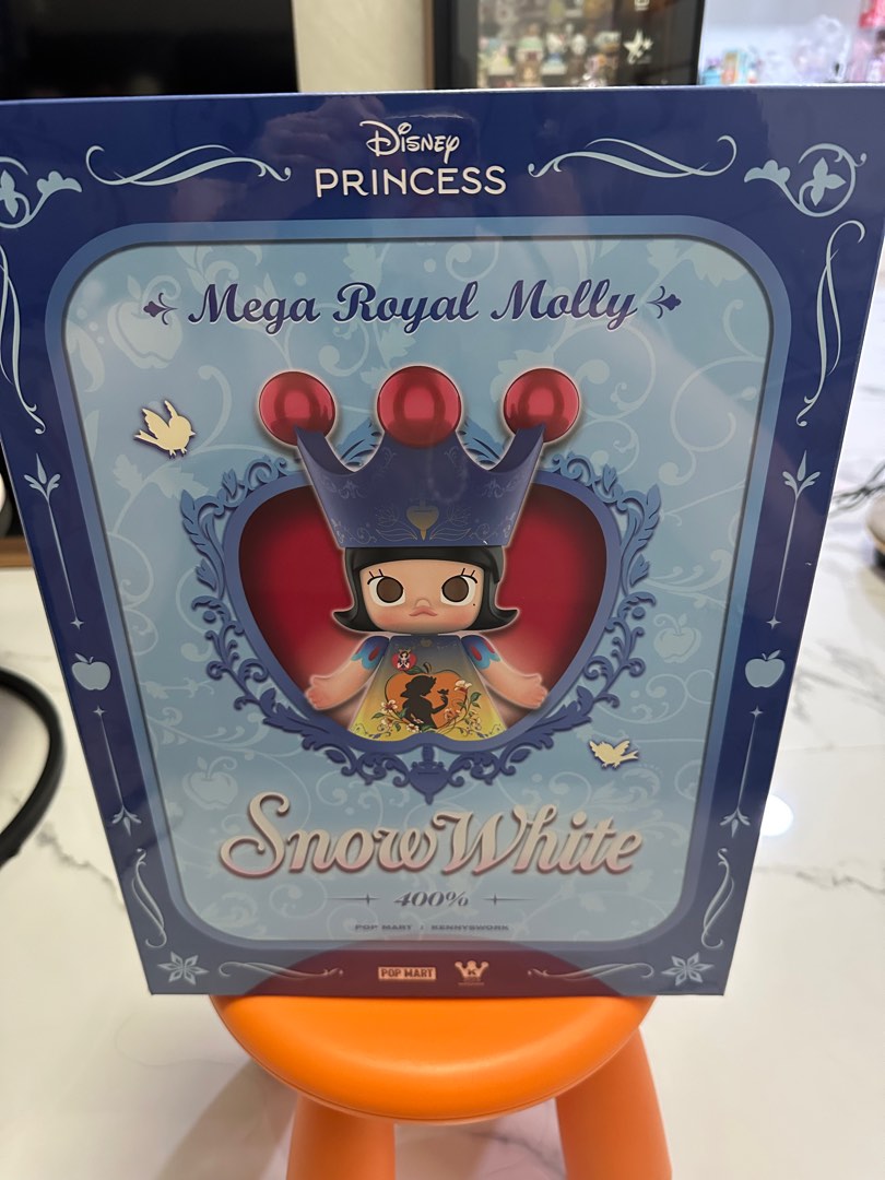 Mega royal Molly Snow White 400%, Hobbies & Toys, Toys & Games on Carousell