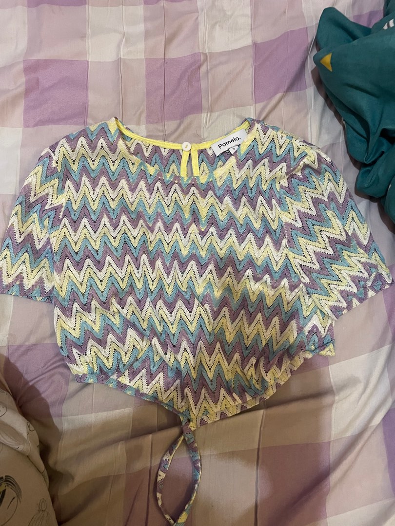 pomelo top, Fesyen Wanita, Pakaian Wanita, Atasan di Carousell