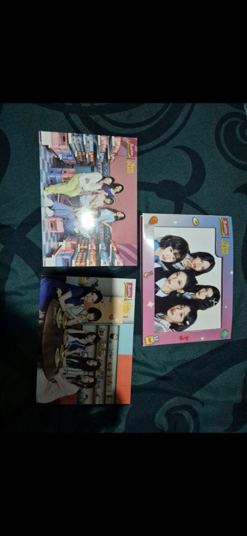Postcard indomie x new jeans, K-Wave di Carousell