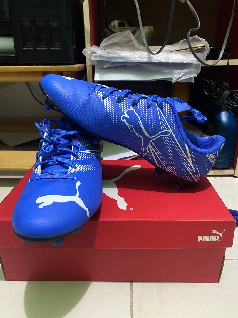 Sepatu bola puma attacanto blue uk 43, Olah Raga, Perlengkapan Olahraga ...