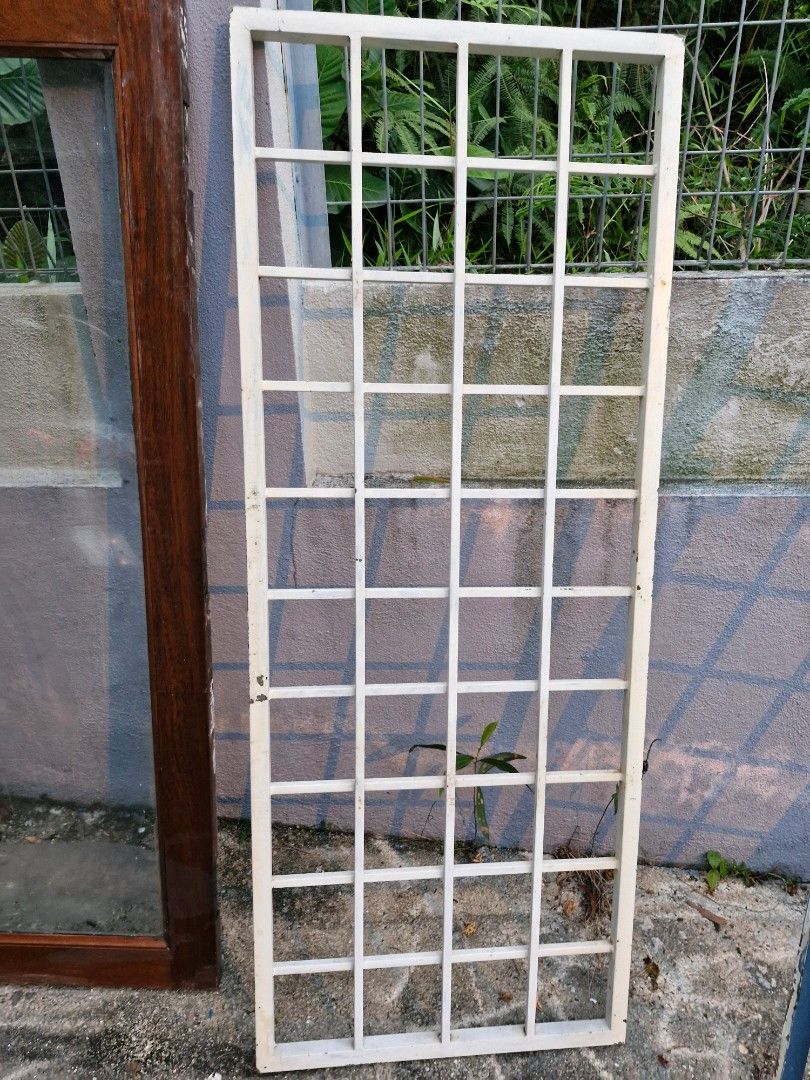 Tingkap kayu siap besi grill, Furniture & Home Living, Home Decor ...