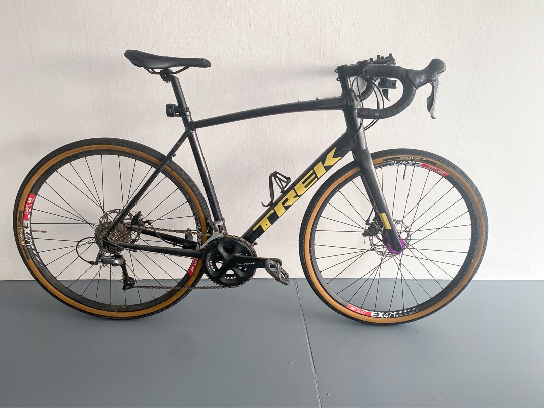 Trek Domane AL 2 Disc Road Bike, Sports Equipment, Bicycles & Parts ...