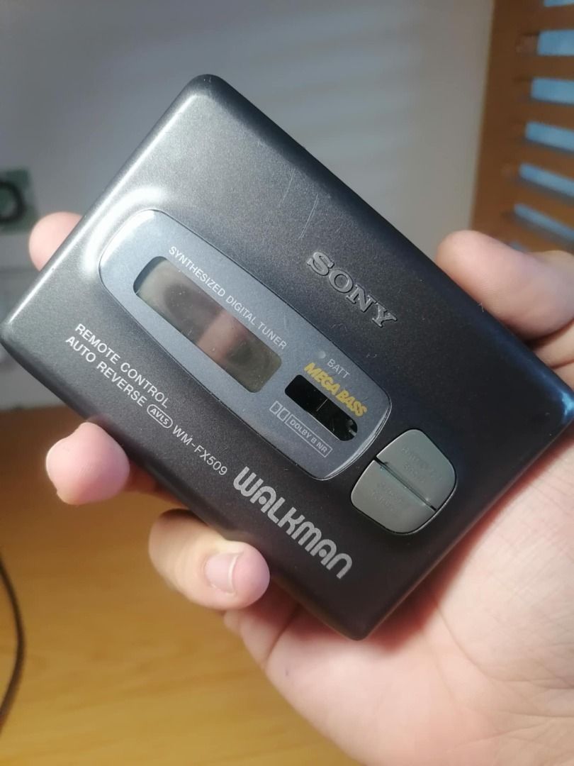 ( DEFECTIVE) (BUY 1 TAKE 1) RARE SONY WALKMAN (WM-FX509) Radio Cassette Player NEAR-MINT ...