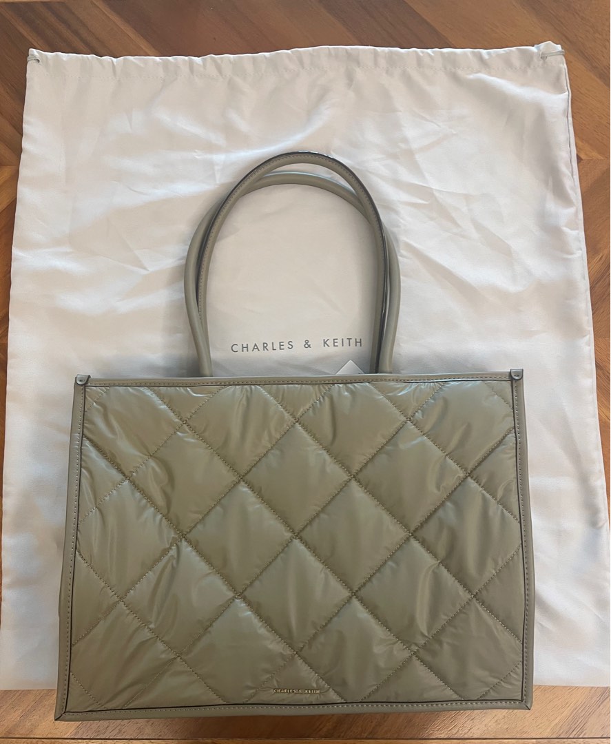 Charles & Keith Celia Double Handle Quilted Tote Bag, 女裝, 手袋及銀包, Tote ...
