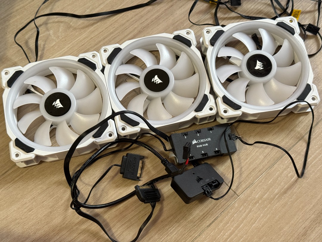 CORSAIR AORUS ROG 電腦風扇 不散賣, 電腦＆科技, 電腦周邊及配件, 其他 - Carousell