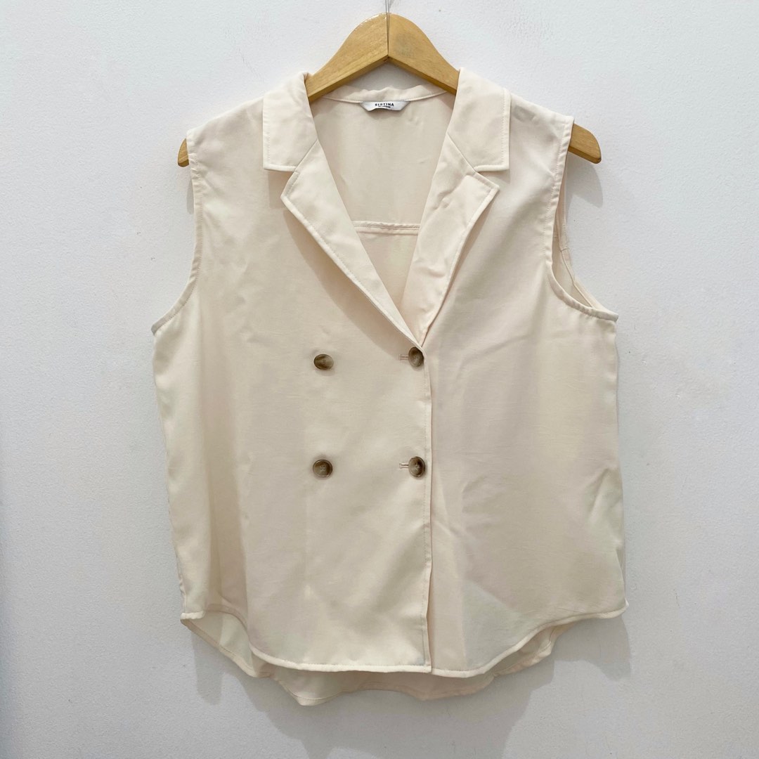 Cream vest cream top, Fesyen Wanita, Pakaian Wanita, Atasan di Carousell