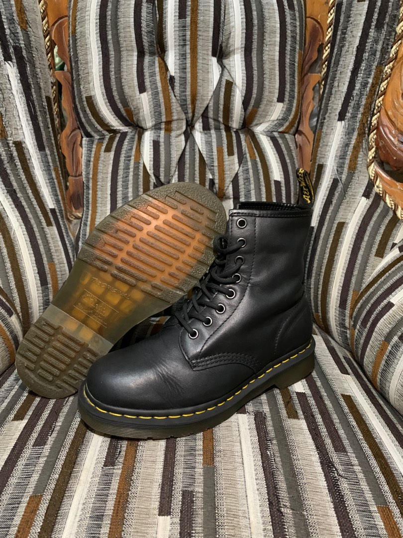 Docmart 1460 8 hole, Fesyen Wanita, Sepatu di Carousell